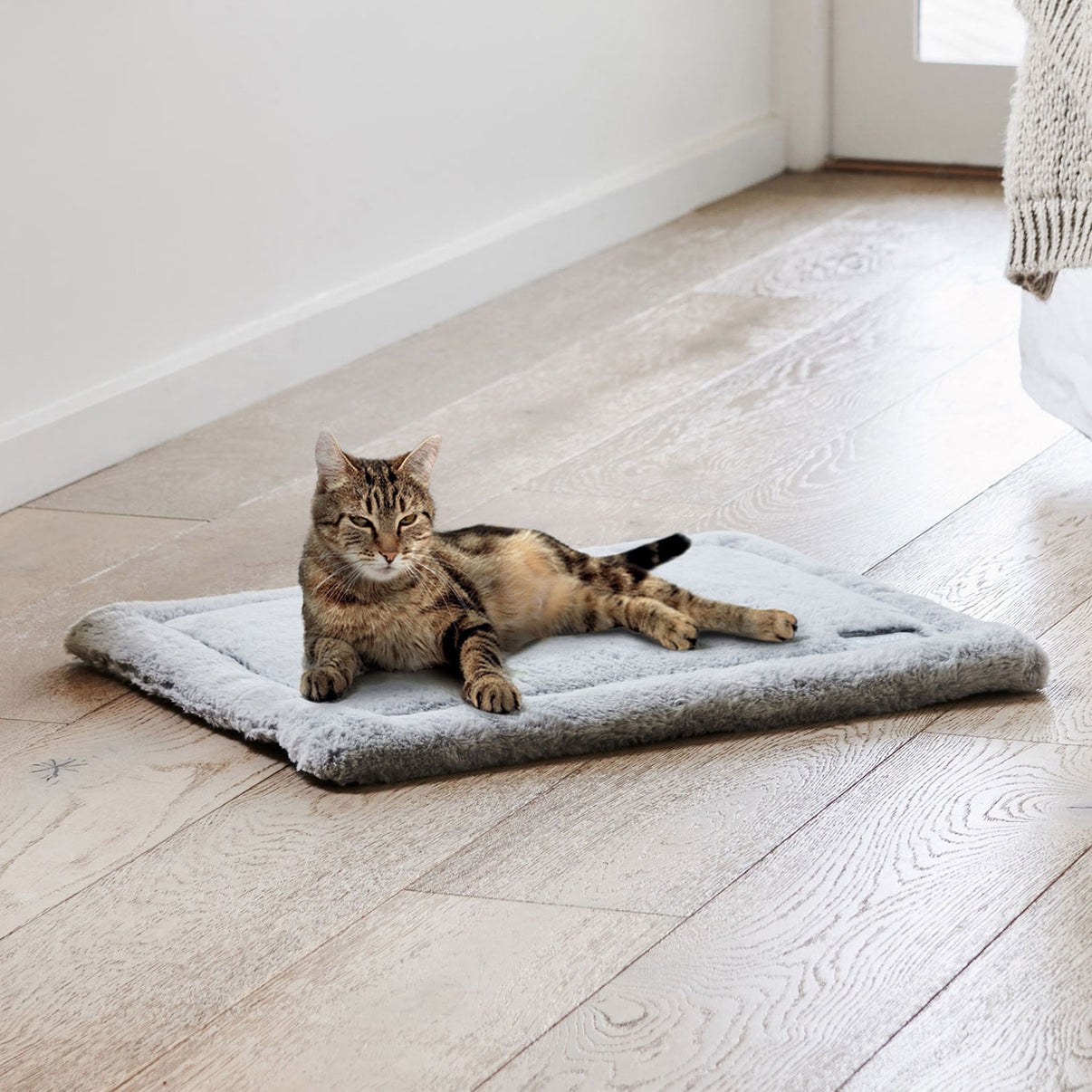 Snooza Self Warming Cat Mat | Buy Direct